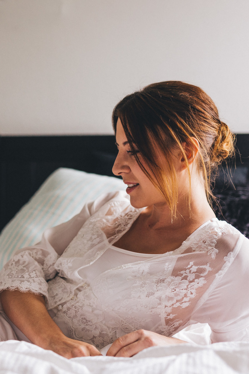 Bridal Boudoir Session at Home - Maria Luise Bauer Photography